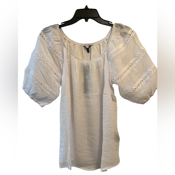 Unique Spectrum | Tops | Unique Spectrum White Round Neck Short Lace ...